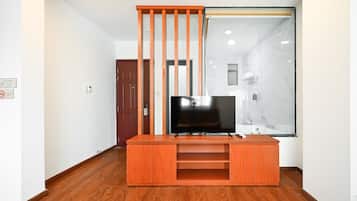 Suite-Estúdio Familiar, Vista para a cidade | Secretária, cortinas/cortinados opacos, quartos insonorizados