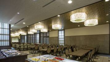 Café da manhã com buffet todos os dias (JPY 2000 por pessoa)