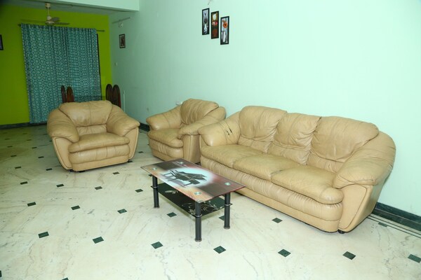 Happy Stay Service Apartment - Pune