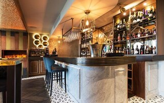 Bar de coquetéis, vistas para o mar, aberto todos os dias