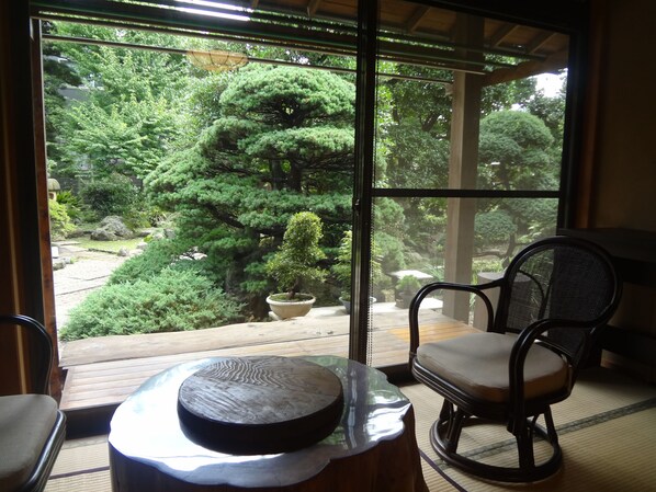 Quarto tradicional, vista para o jardim (Japanese Style, 102) | Vista do quarto