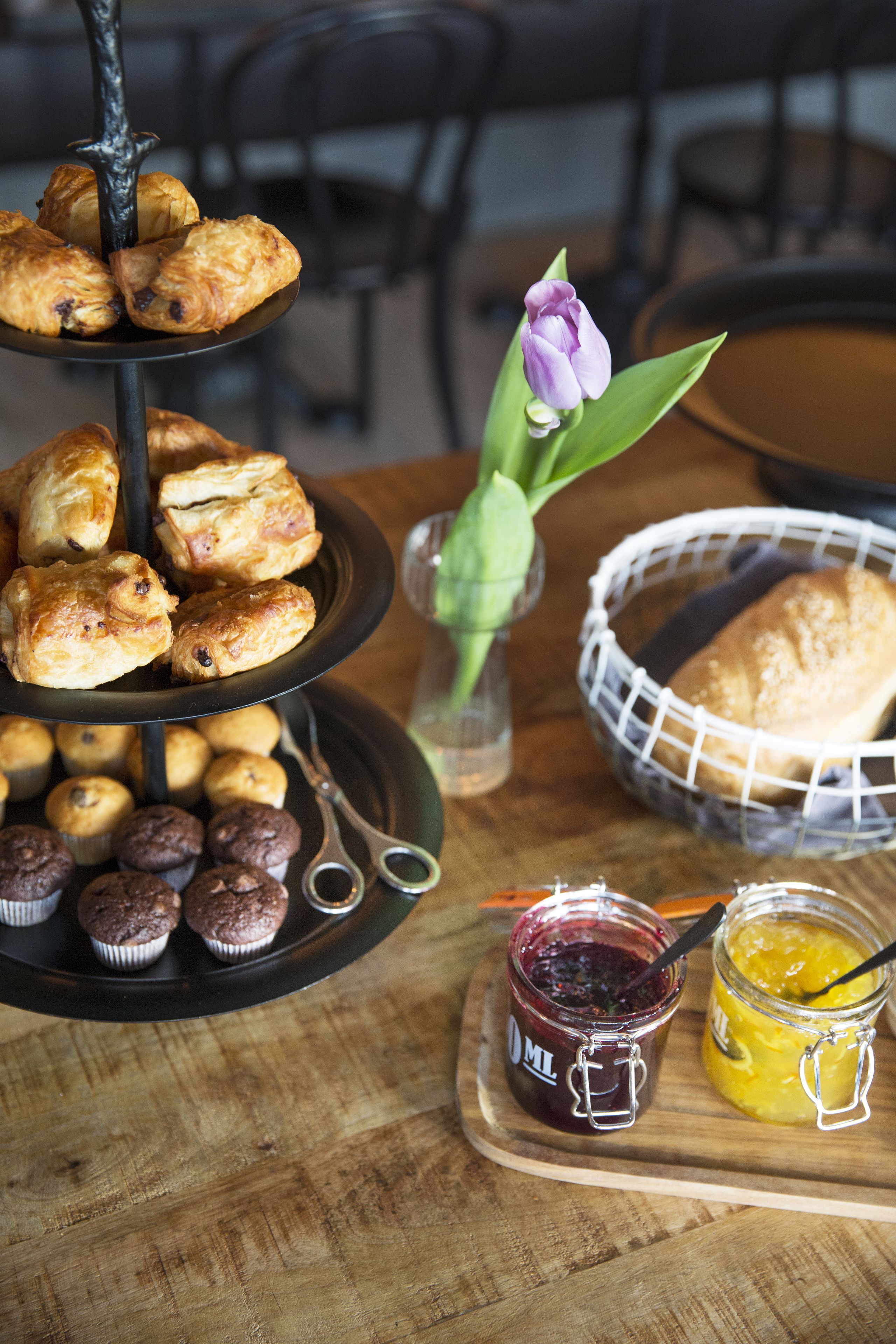 Pequeno-almoço completo diário (3500 ISK por pessoa) 