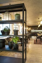 Pequenos-almoços e jantares servidos, incluindo cozinha local 