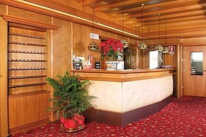 Área de estar no saguão