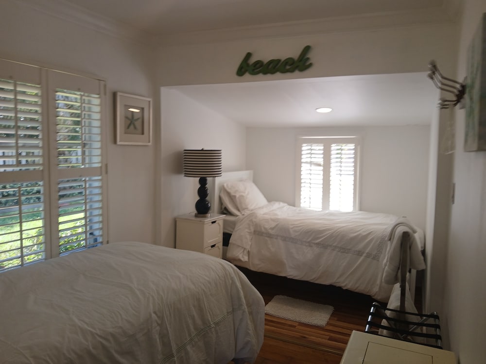 Beautiful Private Cottage - Lake Worth, FL