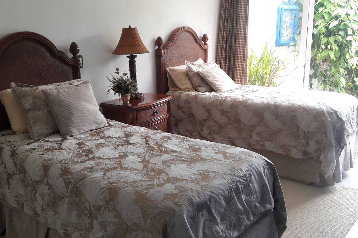 Casa, 4 quartos, vista para o oceano, de frente para o mar | Roupas de cama premium, ferros/tábuas de passar roupa, Wi-Fi de cortesia