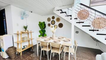 Loft, 2 quartos, não fumadores | Refeições no quarto