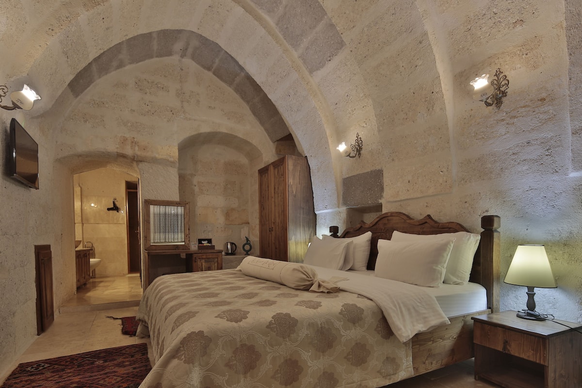 Quarto casal standard | 1 quarto, roupas de cama premium, escrivaninha