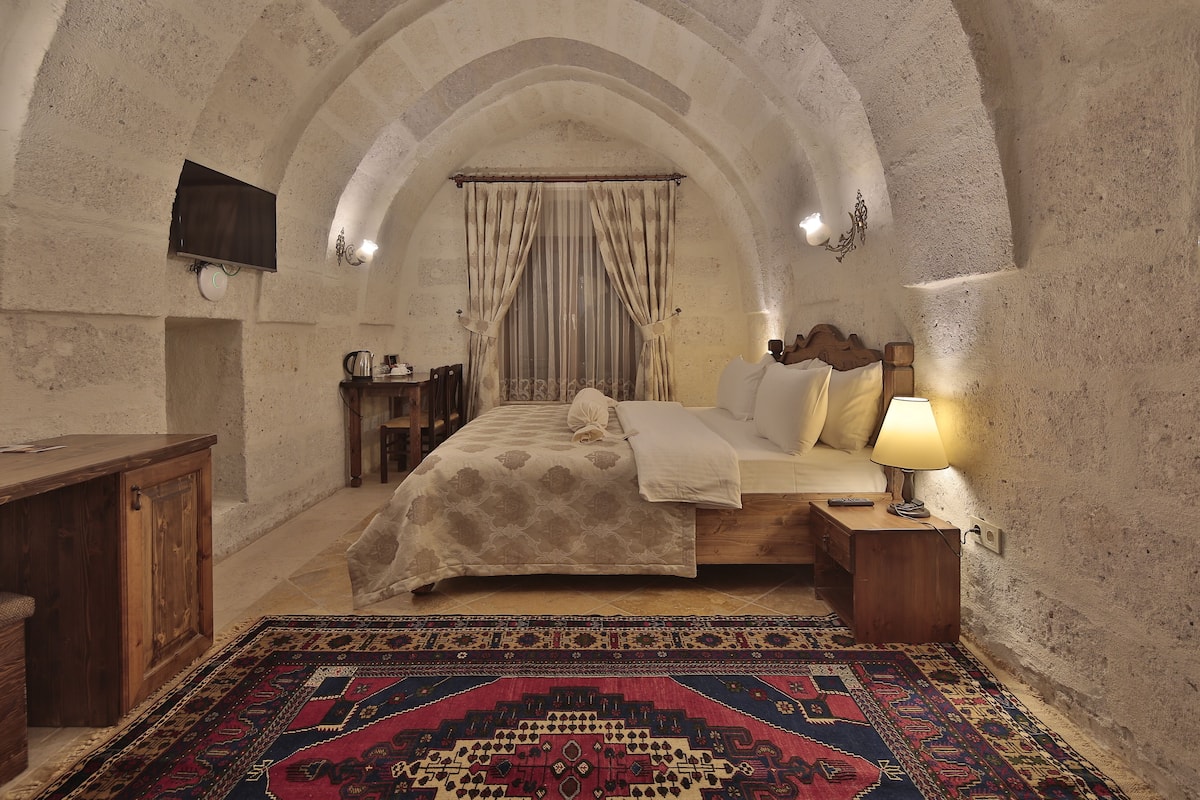 Quarto luxo | 1 quarto, roupas de cama premium, escrivaninha