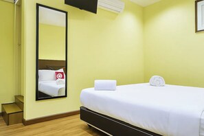 Quarto Duplo Superior, 1 cama queen-size, sem janelas | Wi-fi grátis 
