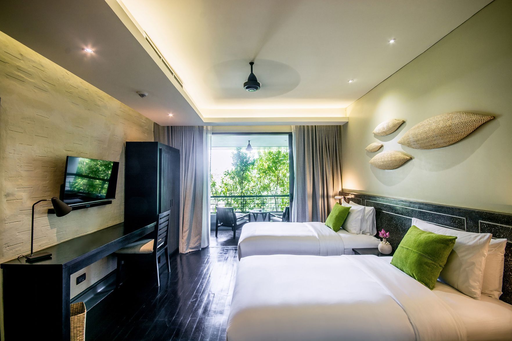 Roupas de cama premium, cofres nos quartos, individualmente decorados