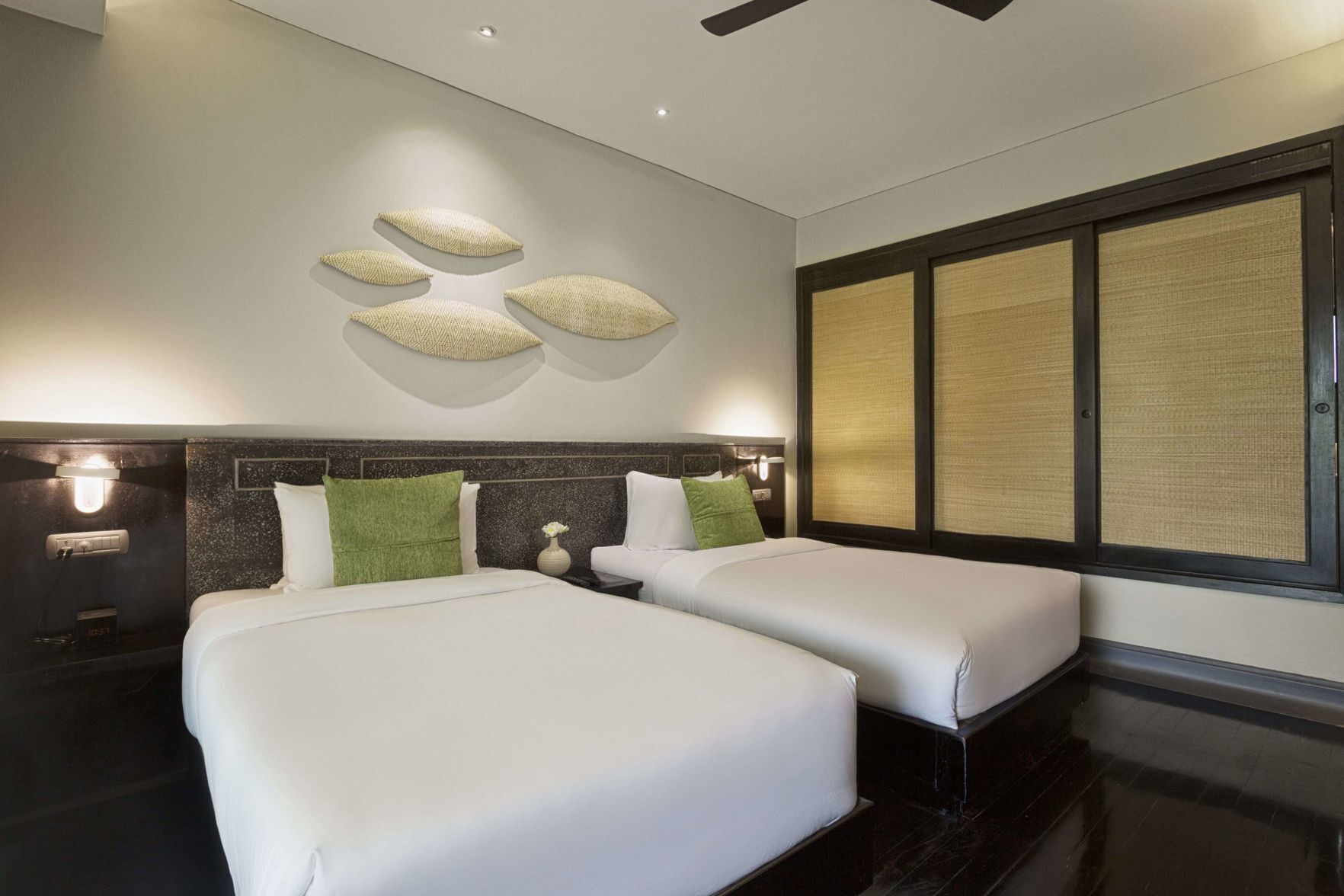 Roupas de cama premium, cofres nos quartos, individualmente decorados