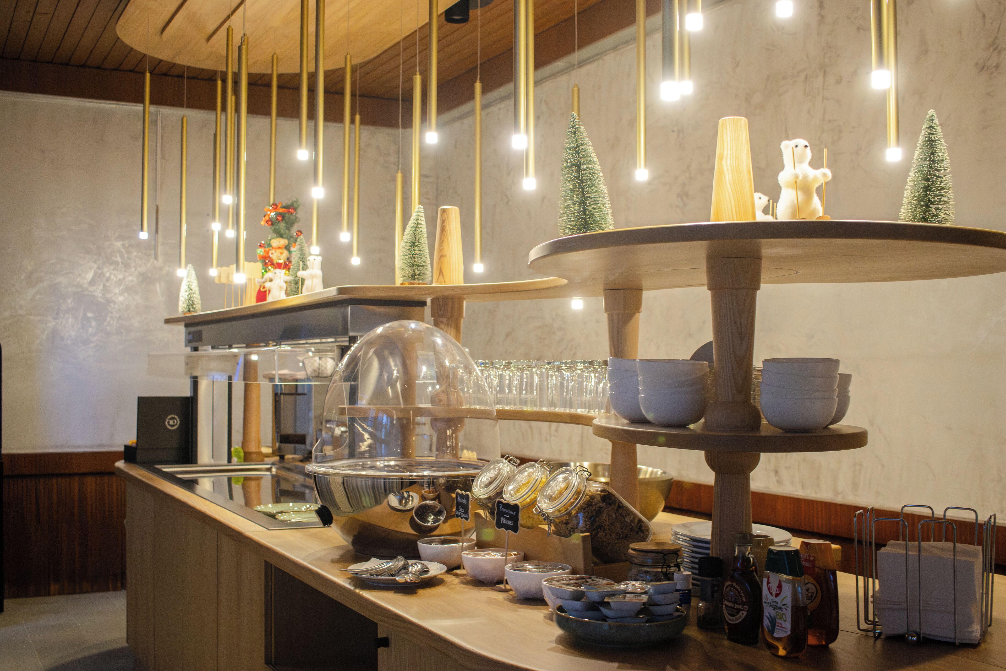 Café da manhã com buffet todos os dias (EUR 17 por pessoa) 