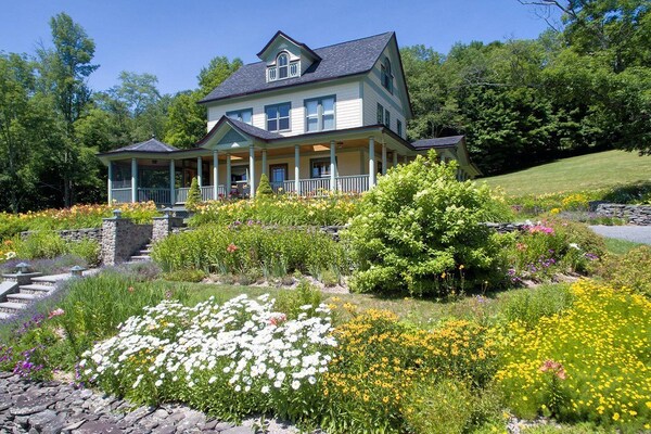 Breezy Hill Inn - Roxbury, NY