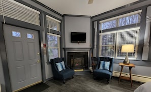 Quarto | Roupa de alta qualidade, com decoração personalizada