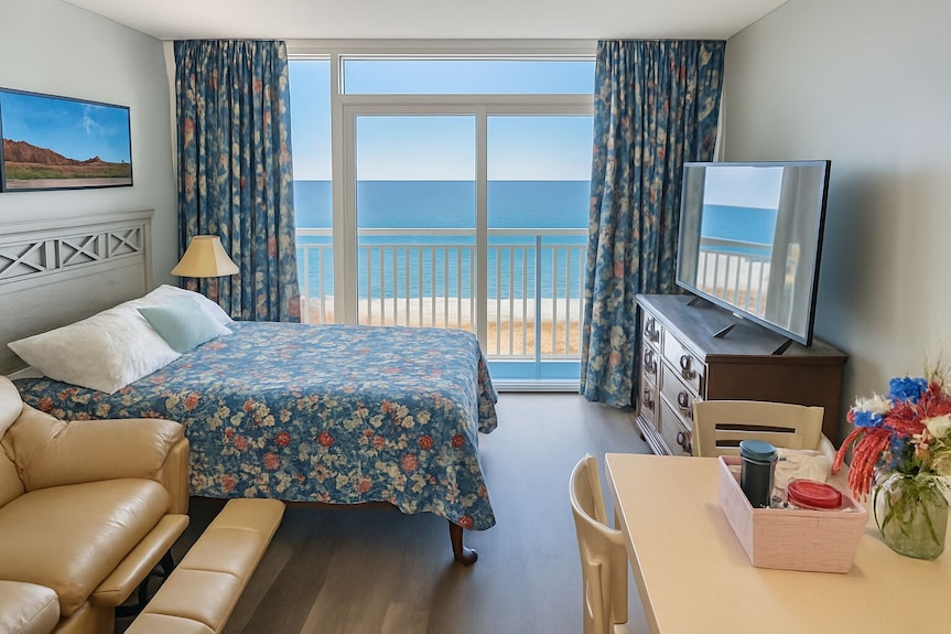Beachfront 2-bedroom Condo Steps To Myrtle Beach Boardwalk - Conway, SC