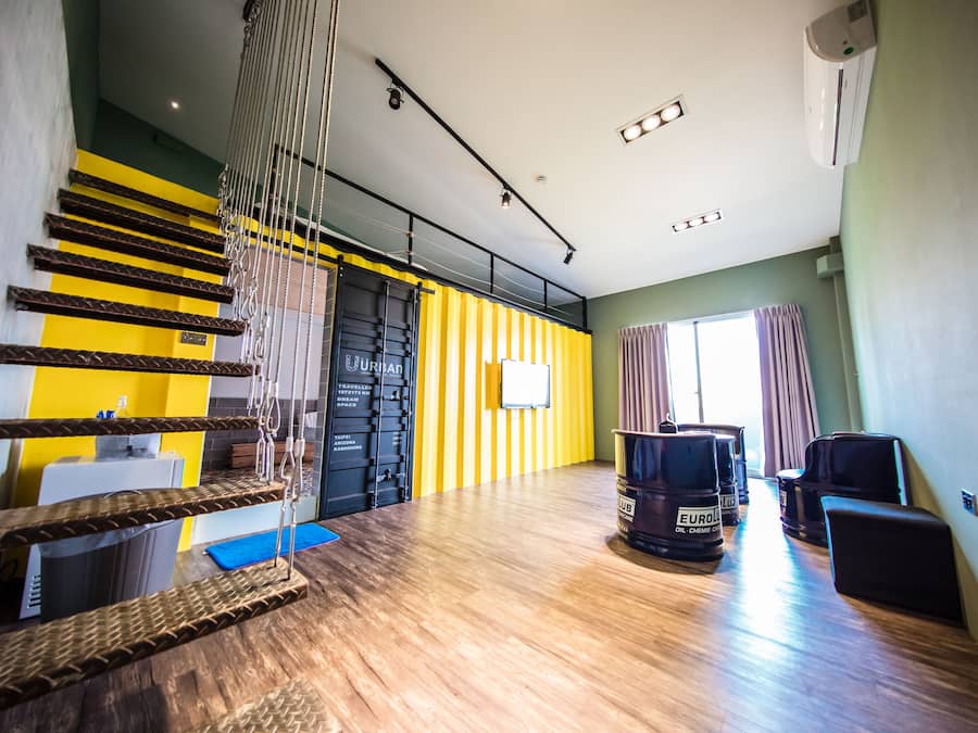 Quarto quádruplo galeria (Container) | Individualmente decorados, individualmente mobiliados, cortinas blackout