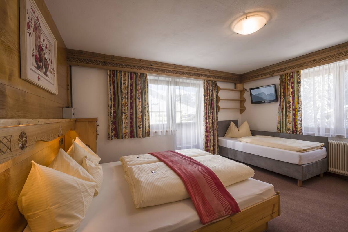 Arbiskogel - cleaning fee incl. | 1 quarto, cofres nos quartos, individualmente decorados