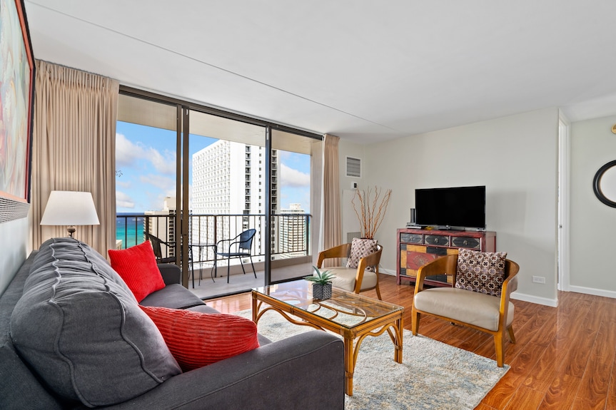 Incredible View! Great Location! Awesome High Rise Condo! - Honolulu, HI