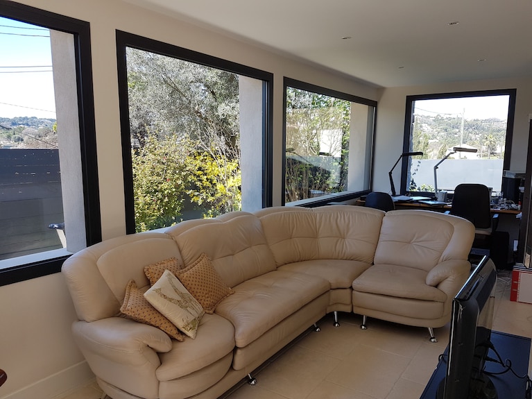 Magnifica Masía Reformada Muy Luminosa Con Servicios Y Vistas De Calidad - Cannes