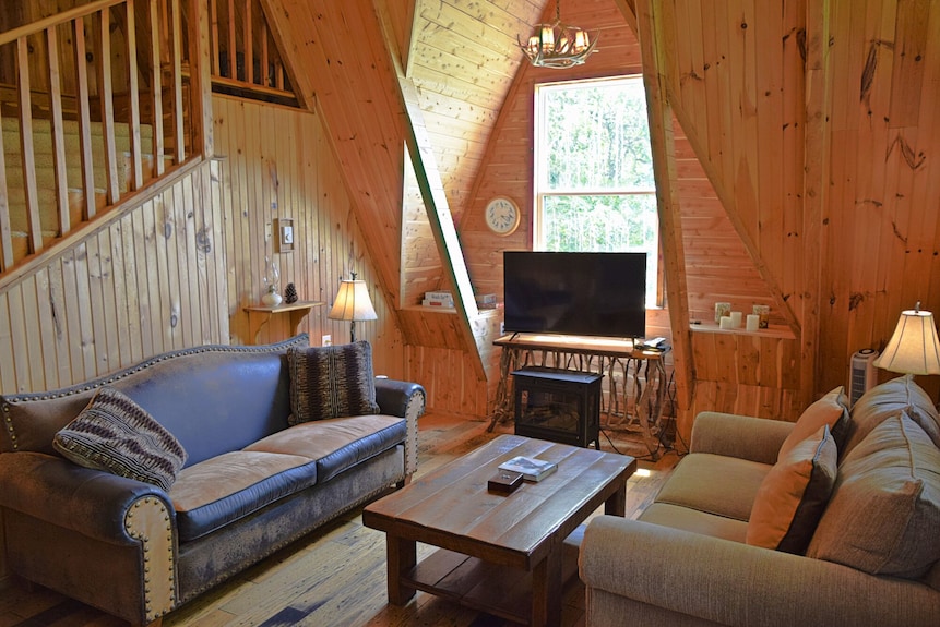 Beautiful Mountain Top Private Log Cabin Lake And Mountain Views Pet Friendly - Wilbur Lake, TN