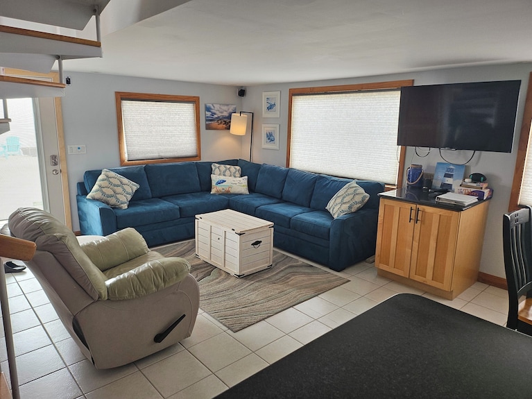 Upscale Cottage On The Atlantic Ocean, Feet In Sand - Ipswich, MA