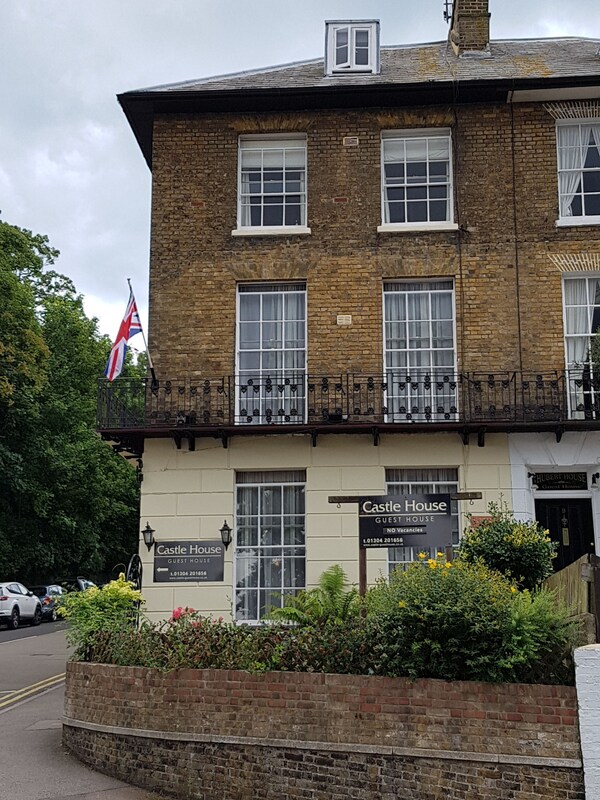 Castle Guest House - Kent