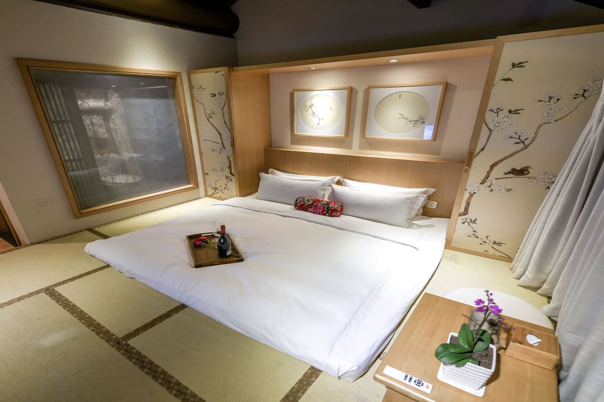 Quarto básico, um futon (Free Train Station Pick Up) | 1 quarto, lençóis italianos Frette, roupas de cama premium