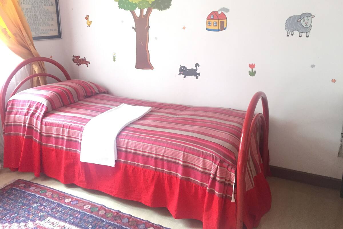 Quarto Duplo ou Twin Standard, 1 quarto, casa de banho privativa | Cofre no quarto, secretária, quartos insonorizados