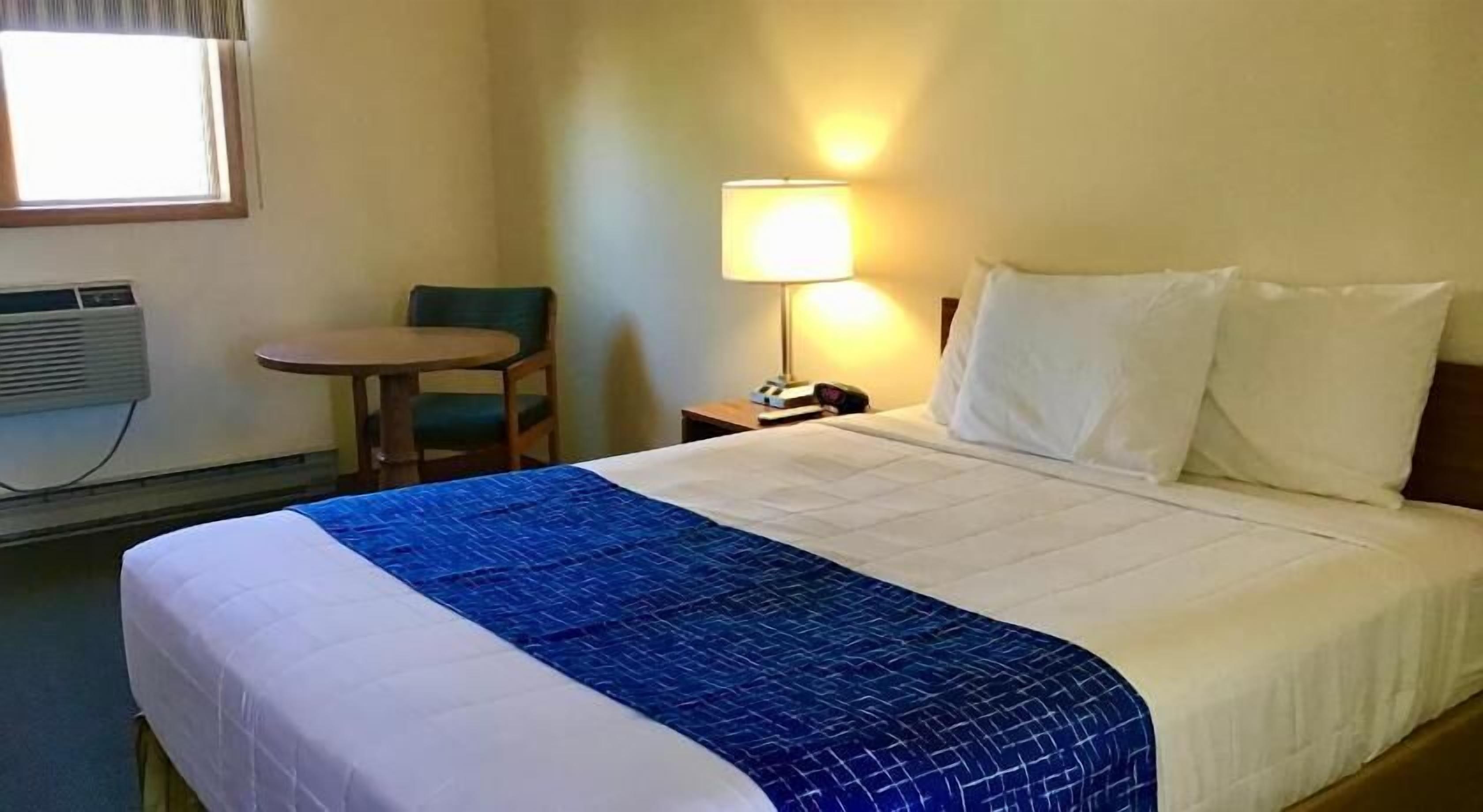 Escrivaninha, Wi-Fi de cortesia, roupa de cama