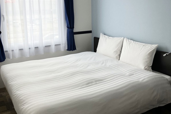 Secretária, ferro/tábua de engomar, Wi-fi grátis