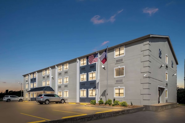 Surestay By Best Western Groves - Port Arthur, TX