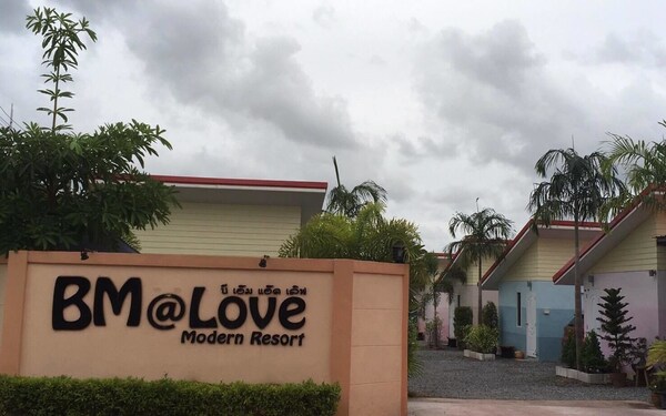 Bm At Love - Sattahip