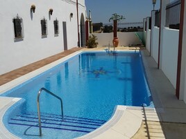 Piscina exterior sazonal 