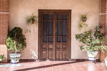 Exterior. Hostal Goya II