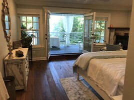 Suíte estúdio superluxo, 1 cama King, vista para o lago (#1) | Roupas de cama de algodão egípcio, roupas de cama premium