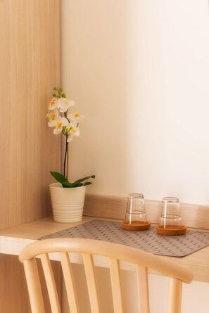 Quarto Duplo ou Twin Comfort, casa de banho privativa, Vista para a cidade | Comodidade do quarto