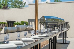 Café da manhã continental todos os dias mediante uma taxa