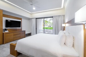 Quarto superluxo, 1 cama King, vista para o jardim | Roupas de cama premium, cofres nos quartos, individualmente decorados