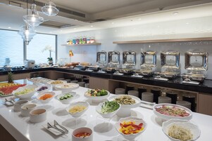 Pequeno-almoço self-service diário (550 TWD por pessoa) 