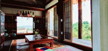 Quarto (keunsarangchae) | Sala de estar