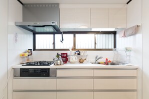 Casa família, 4 quartos, 2 banheiros | Cozinha americana privada | Geladeira, micro-ondas, cooktop, chaleira elétrica