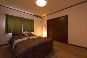 Casa família, 4 quartos, 2 banheiros | 4 quartos, cortinas blackout, Wi-Fi de cortesia, roupa de cama