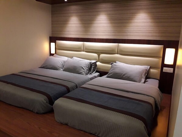 Quarto Triplo | Ferro/tábua de engomar, Wi-fi grátis, roupa de cama fornecida