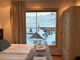 Studio C34 - Mountain view, Sauna (2 Adults + 2 Children) | Vista do quarto