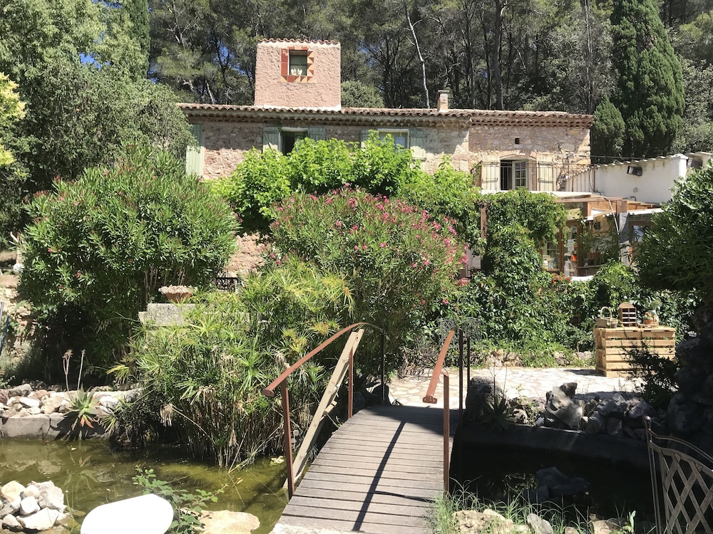 Domaine De La Tuilière - Var