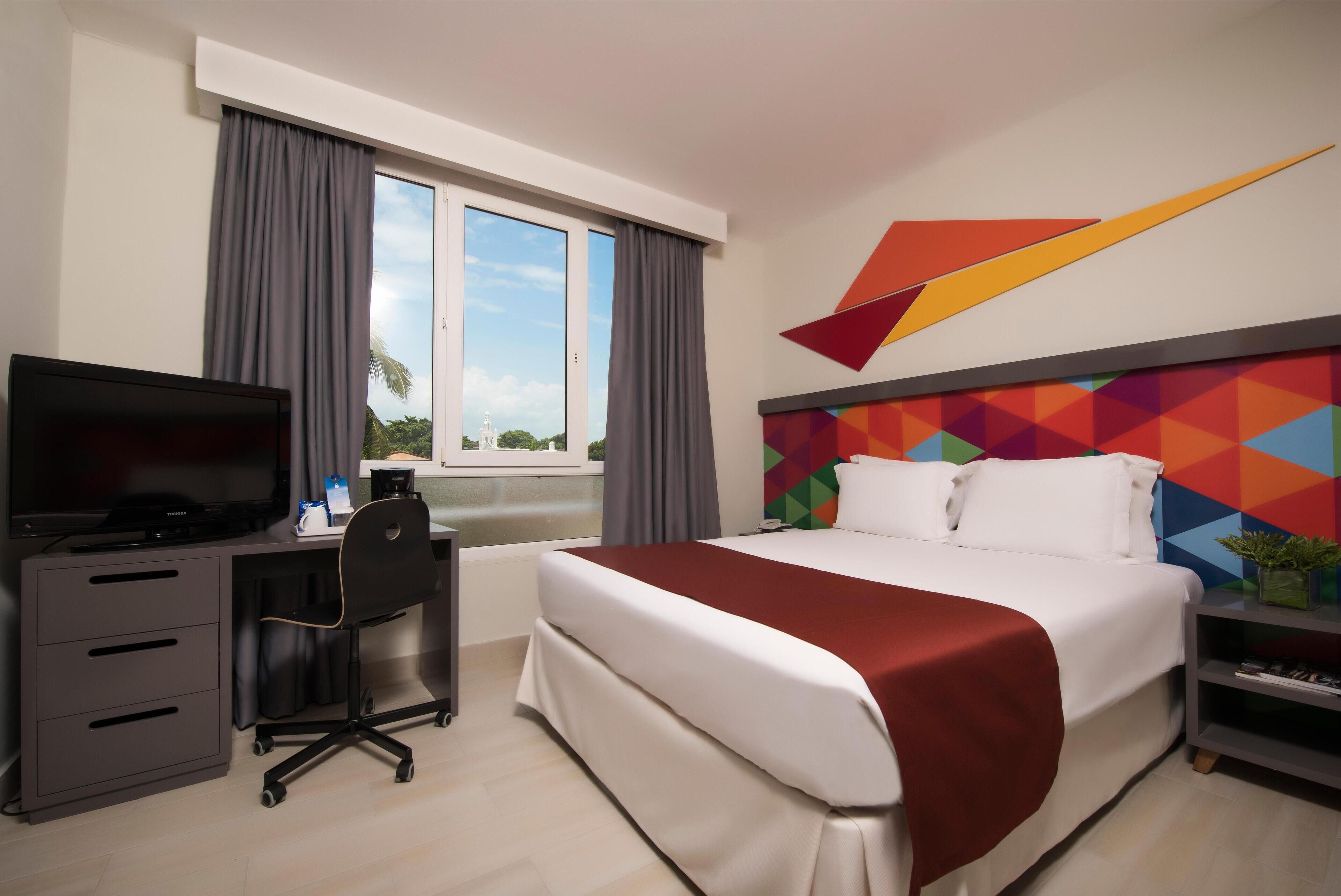 Deluxe Plus | Cofre no quarto, secretária, cortinas/cortinados opacos 