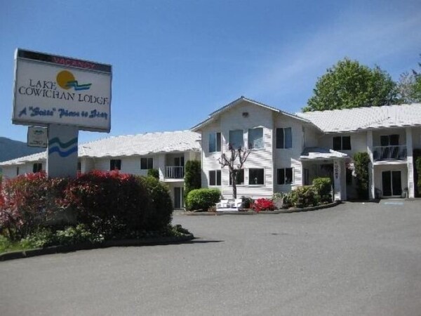 Lake Cowichan Lodge - Lake Cowichan