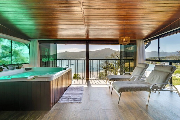 Terrace Suite | Roupa de alta qualidade, minibar, cofre no quarto