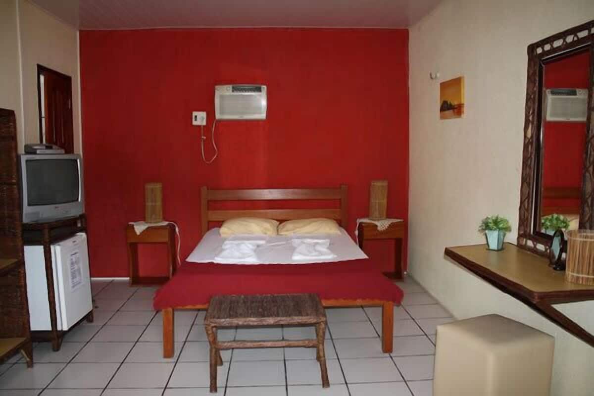 Quarto Duplo | Minibar, ferro/tábua de engomar, Wi-fi grátis